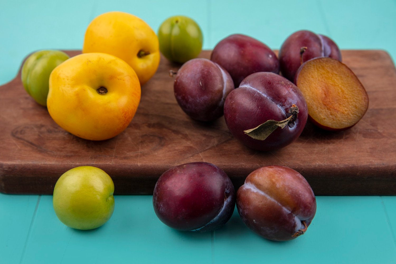 11 Impressive Health Benefits of Eating Plums Daily